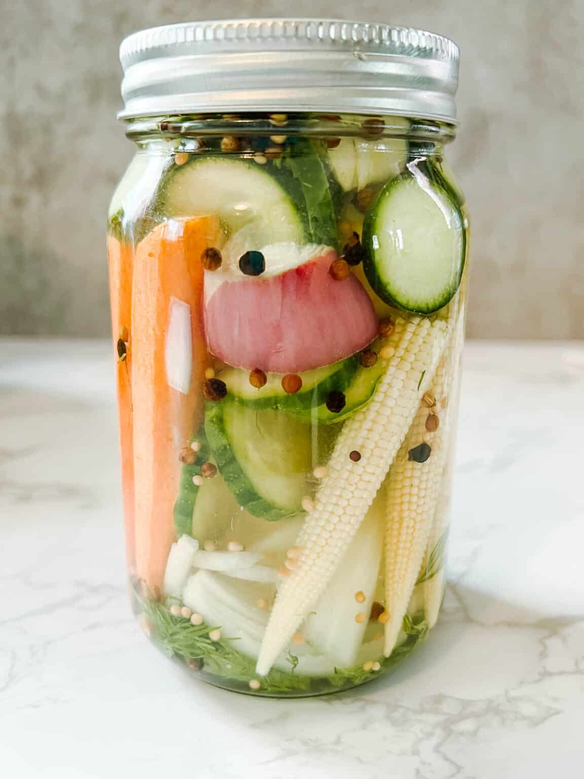 Quickles (No-Cook Refrigerator Pickles) | theseasidecalls.com